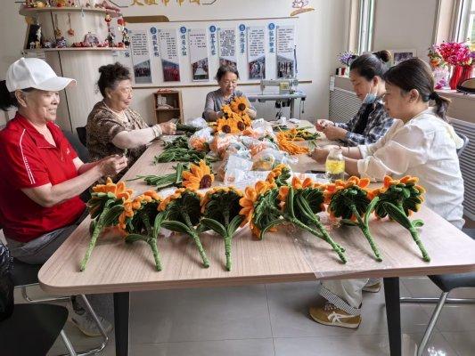济宁市任城区济阳街道济阳大街社区开展“暖心手作向阳开 温情护航学子梦”志愿服务活动_社会频道_东方资讯
